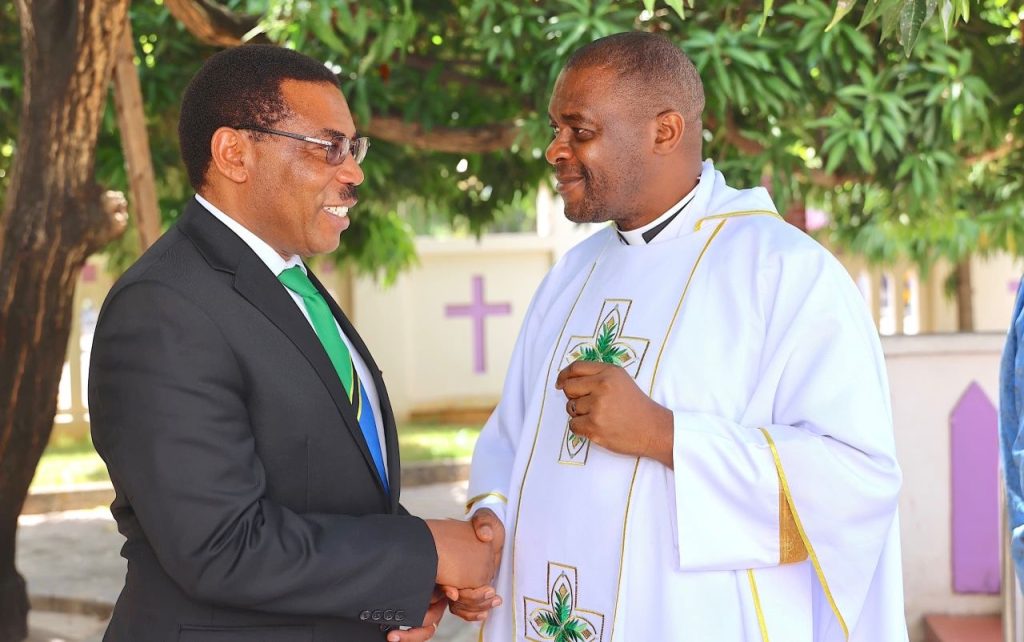 WAZIRI MKUU ASHIRIKI IBADA YA JUMAPILI KATIKA KANISA LA KKKT (DMP ...